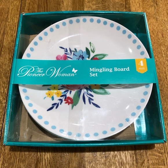 The Pioneer Woman | Dining | Pioneer Woman Mingling Board Set | Poshmark